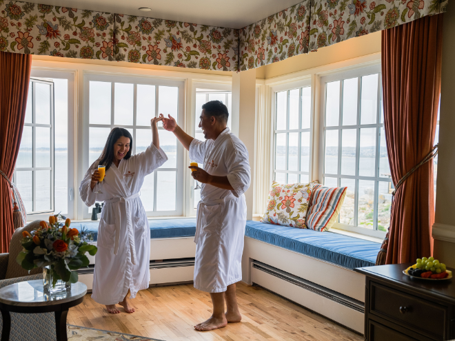 Monterey Hotel Deals & Vacation Packages - Spindrift Inn